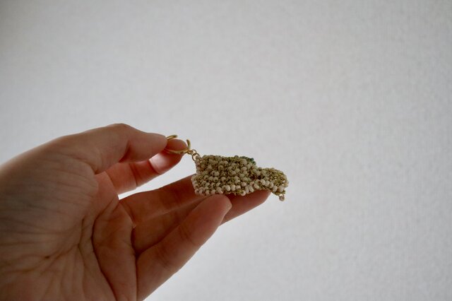 pear * lace crochet beads ear cuff | iichi ハンドメイド・クラフト作品・手仕事品の通販