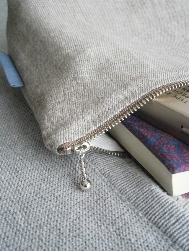 GrayBrown×linen 柔らかいpouch | iichi ハンドメイド・クラフト作品・手仕事品の通販