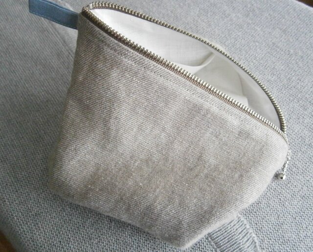 GrayBrown×linen 柔らかいpouch | iichi ハンドメイド・クラフト作品・手仕事品の通販