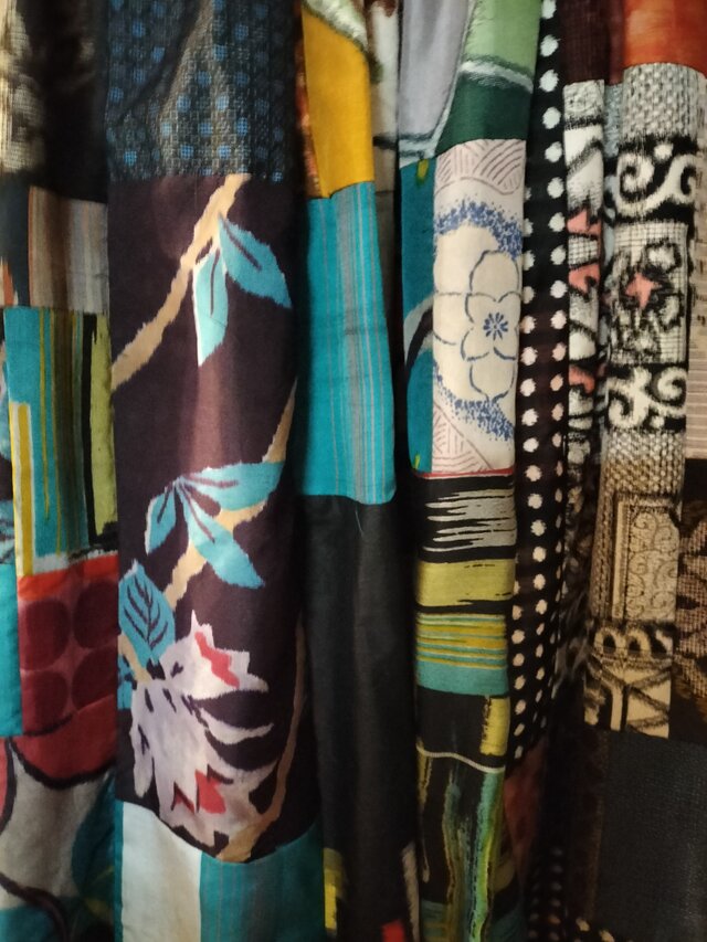 着物リメイク☆銘仙スカート☆レトロポップな80cm丈 | iichi ハンドメイド・クラフト作品・手仕事品の通販