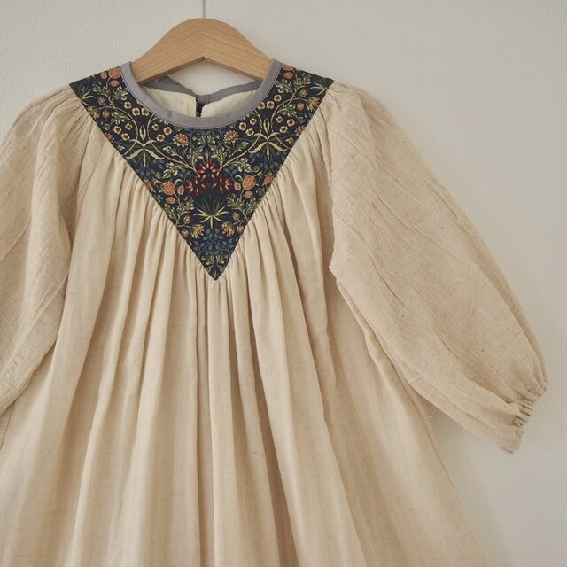 triangle one piece 珈琲染めダブルガーゼ袖ボイル/モリスhyacinthネイビー [100cm] | iichi ハンドメイド・クラフト作品・手仕事品の通販