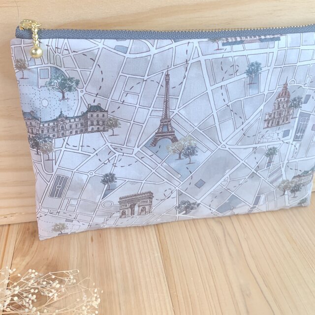 1点もの リバティ フラットポーチ 20センチファスナー ゴールド ＜Rue de Paris＞(ルー・ドゥ・パリス) | iichi ハンドメイド・クラフト作品・手仕事品の通販