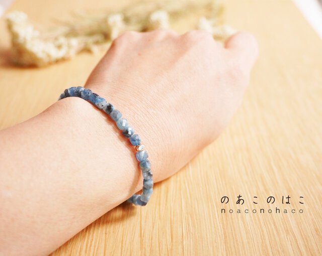 ディープブルーアクアマリンのブレスレット#2 | iichi 日々の暮らしを心地よくするハンドメイドやアンティークのマーケットプレイス