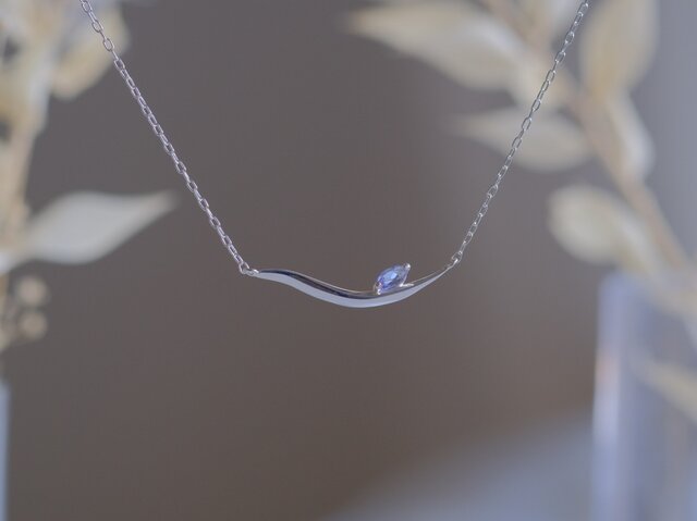 Vindur necklace タンザナイト 天然石シルバーウェーブネックレス silver925 青 ブルー パープル | iichi 日々の暮らしを心地よくするハンドメイドやアンティークの ...