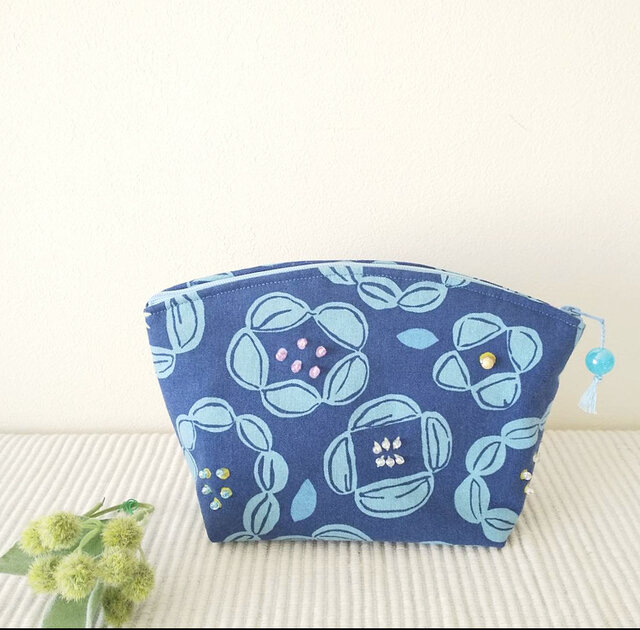 ビーズ付き♡北欧柄ポーチ | iichi ハンドメイド・クラフト作品・手仕事品の通販