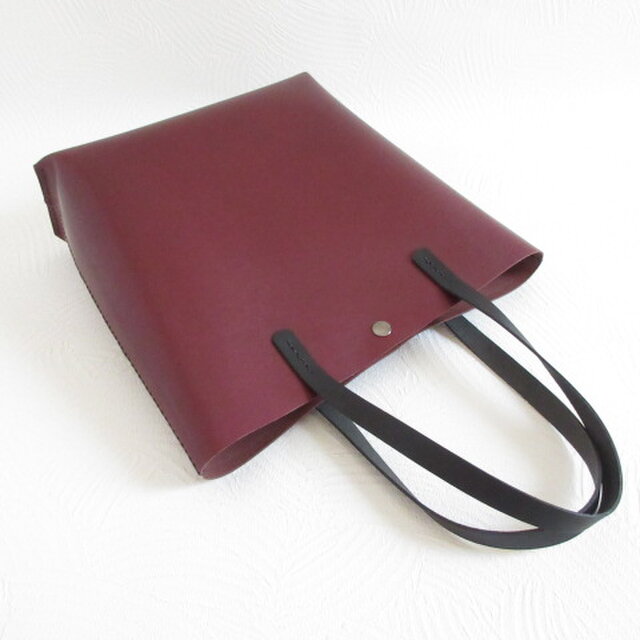 《牛革》B5対応・ワンオフ・オーバーサイズスクエアトート・スムースレザー・トート・0258 | iichi ハンドメイド・クラフト作品・手仕事品の通販