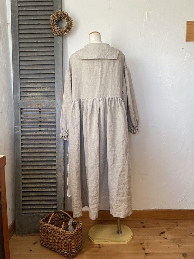 エプロン付きセーラー襟ワンピース / 生成り (リネン100％） | iichi ハンドメイド・クラフト作品・手仕事品の通販