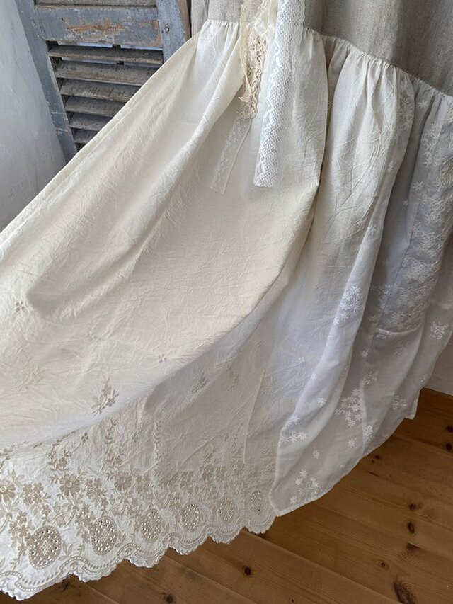 エプロン付きセーラー襟ワンピース / 生成り (リネン100％） | iichi ハンドメイド・クラフト作品・手仕事品の通販