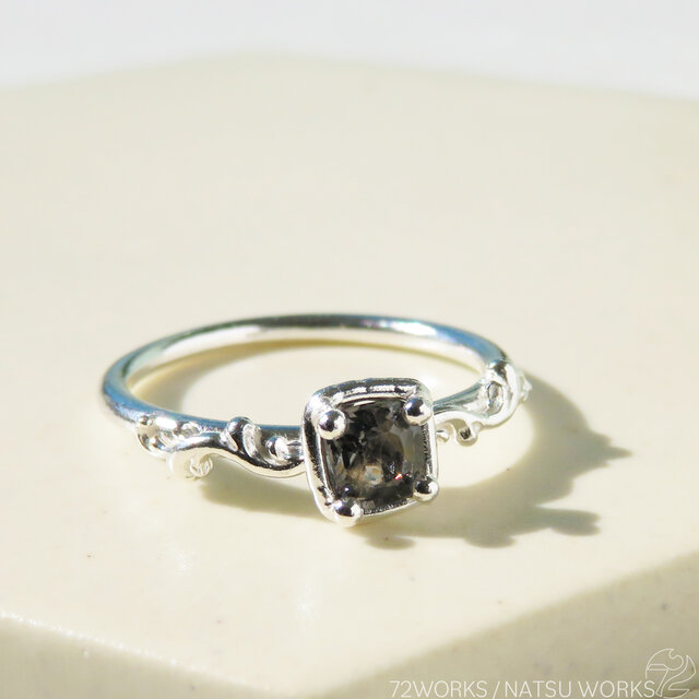 スピネル リング / Botanical Black Spinel Ring | iichi ハンドメイド・クラフト作品・手仕事品の通販