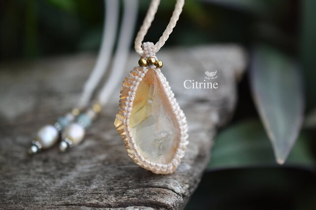 ★シトリン原石 マクラメペンダント959 | iichi ハンドメイド・クラフト作品・手仕事品の通販