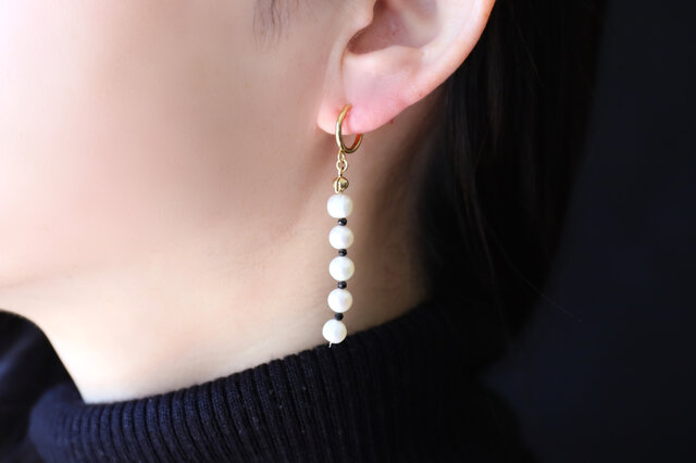 淡水パールxブラックスピネルの5-pieceイヤリング (#1002) | iichi ハンドメイド・クラフト作品・手仕事品の通販