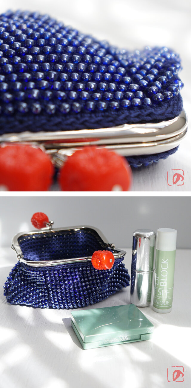 ばあば作☆☆総ガラスビーズのスクエアがま口（cube red-flower ・1874） | iichi ハンドメイド・クラフト作品・手仕事品の通販