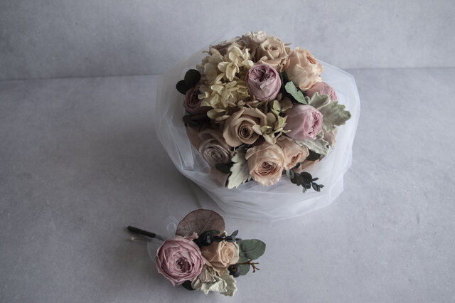 アンティークカラーのバラのコロニアルブーケ・ブートニア付き | iichi ハンドメイド・クラフト作品・手仕事品の通販