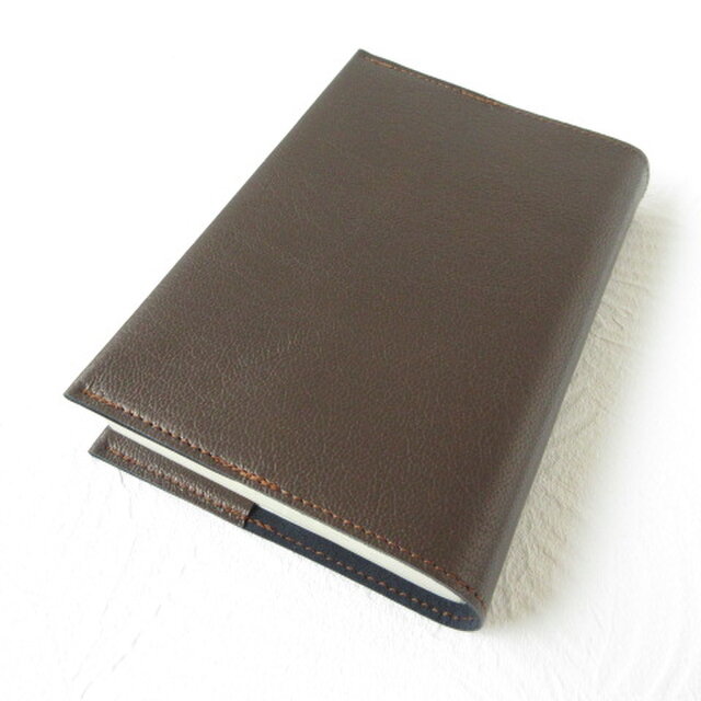 《ゴートスキン》文庫本サイズ対応・一枚革のブックカバー・ブロンズ・0702 | iichi ハンドメイド・クラフト作品・手仕事品の通販