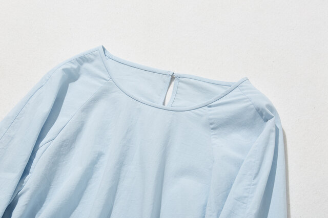 やさしい風合い漂う 長袖ブラウス コットン100％ 水色 230215-2 | iichi ハンドメイド・クラフト作品・手仕事品の通販