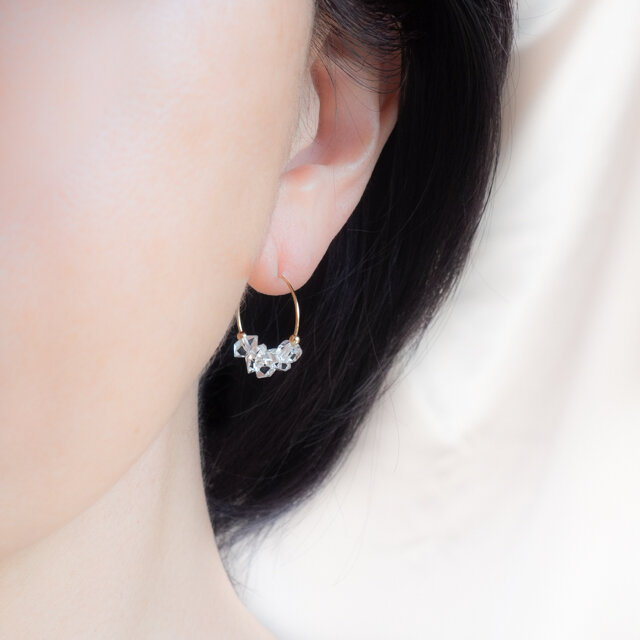 透明感＆輝き＊ハーキマーダイヤモンドのフープピアス～14KGF | iichi 日々の暮らしを心地よくするハンドメイドやアンティークのマーケットプレイス