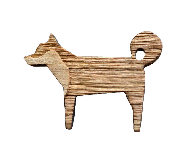 【木tch】クルミの木・ブローチ og / イヌ | iichi ハンドメイド・クラフト作品・手仕事品の通販