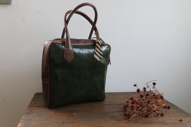 2トーンカラーのボストンbag | iichi 日々の暮らしを心地よくするハンドメイドやアンティークのマーケットプレイス