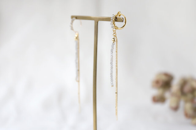 " i ? " カラーストーンイヤリング（グレームーンストーン）#1010 | iichi ハンドメイド・クラフト作品・手仕事品の通販