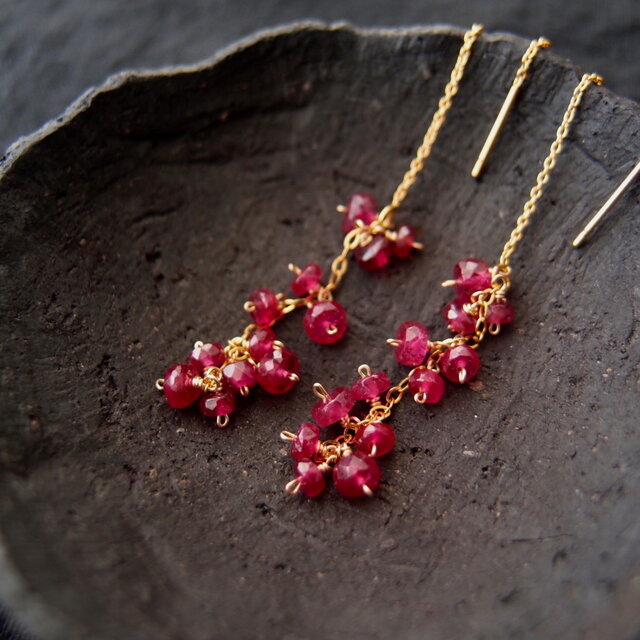 【K14gf】Ruby Earrings（Button）／ルビー アメリカンピアス | iichi 日々の暮らしを心地よくするハンドメイドやアンティークのマーケットプレイス