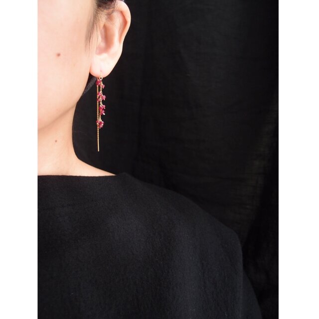 【K14gf】Ruby Earrings（Button）／ルビー アメリカンピアス | iichi 日々の暮らしを心地よくするハンドメイドやアンティークのマーケットプレイス