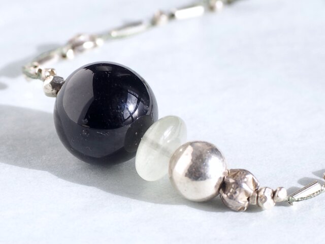 モリオン x リビアングラス アミュレットブレスレット silver950 | iichi ハンドメイド・クラフト作品・手仕事品の通販