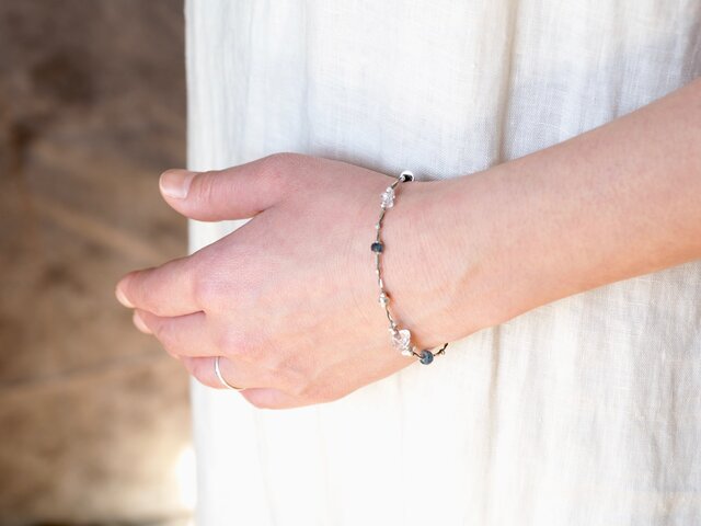 ハーキマーダイヤモンド x カイヤナイト ブレスレット silver950 | iichi 日々の暮らしを心地よくするハンドメイドやアンティークのマーケットプレイス