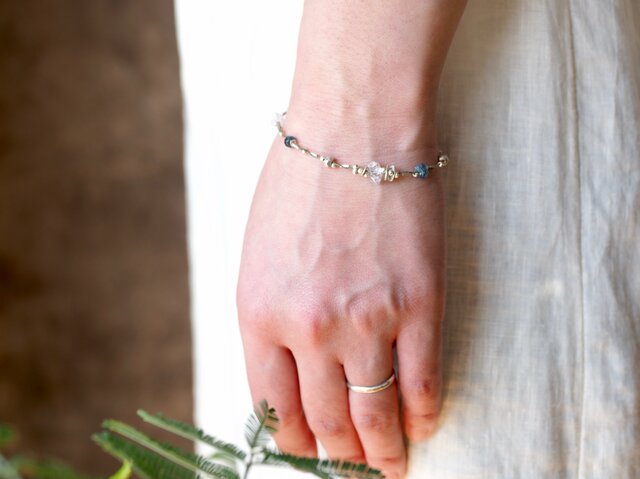 ハーキマーダイヤモンド x カイヤナイト ブレスレット silver950 | iichi 日々の暮らしを心地よくするハンドメイドやアンティークのマーケットプレイス