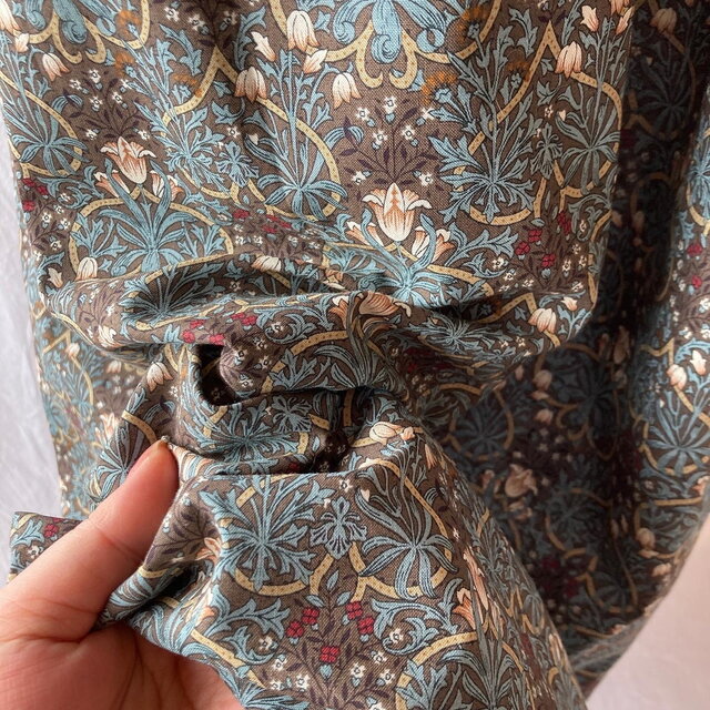 レディのためのティアードスカート：85cm（アンティークダマスク：ブラウン） | iichi ハンドメイド・クラフト作品・手仕事品の通販