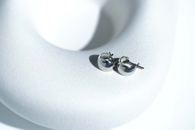 【送料無料】Pt900 ムーンフープピアス 7mm×10mm ペア | iichi 日々の暮らしを心地よくするハンドメイドやアンティークのマーケットプレイス