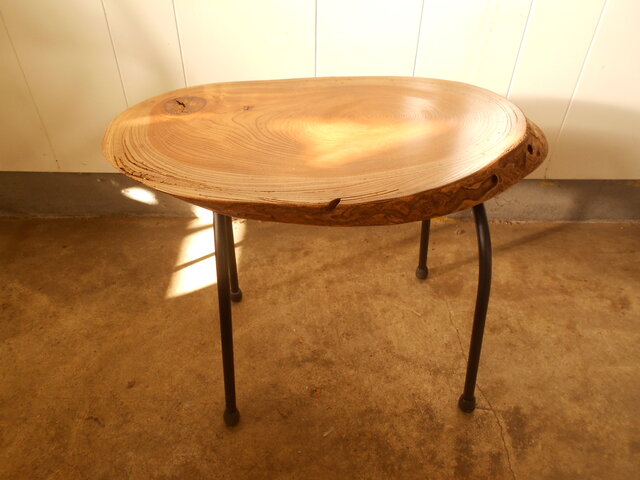 低イスシリーズ けやき低アイアンイス03-20 （高さ35㎝：僅かな高さ変更可能） | iichi ハンドメイド・クラフト作品・手仕事品の通販