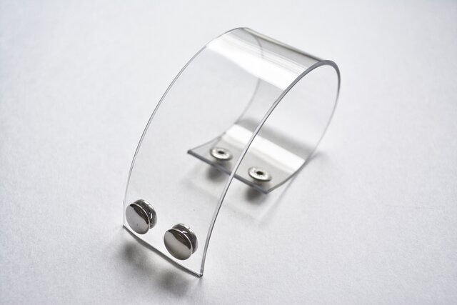 PVCクリアブレスレット ベルト | iichi 日々の暮らしを心地よくするハンドメイドやアンティークのマーケットプレイス