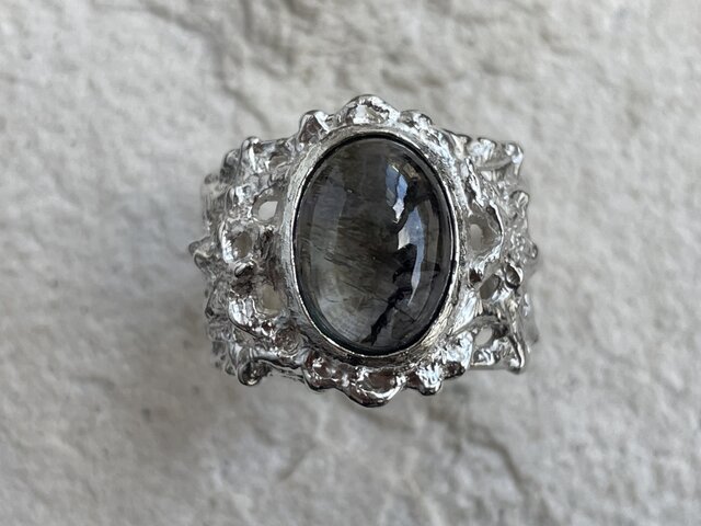 《C様オーダー品》宇宙の煌めきリング | iichi 日々の暮らしを心地よくするハンドメイドやアンティークのマーケットプレイス