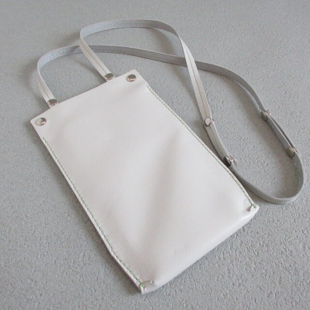 【アウトレットライン】よくばり3way♪《牛革》スマホショルダーポーチ・フラットタイプ・068 | iichi ハンドメイド・クラフト作品・手仕事品の通販