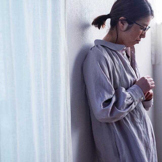 【wafu】リネンワンピース 肩の力をぬいて 時を生きるリネンドレス / 灰桜 a026f-hzk1 | iichi 日々の暮らしを心地よくするハンドメイドやアンティークのマーケットプレイス