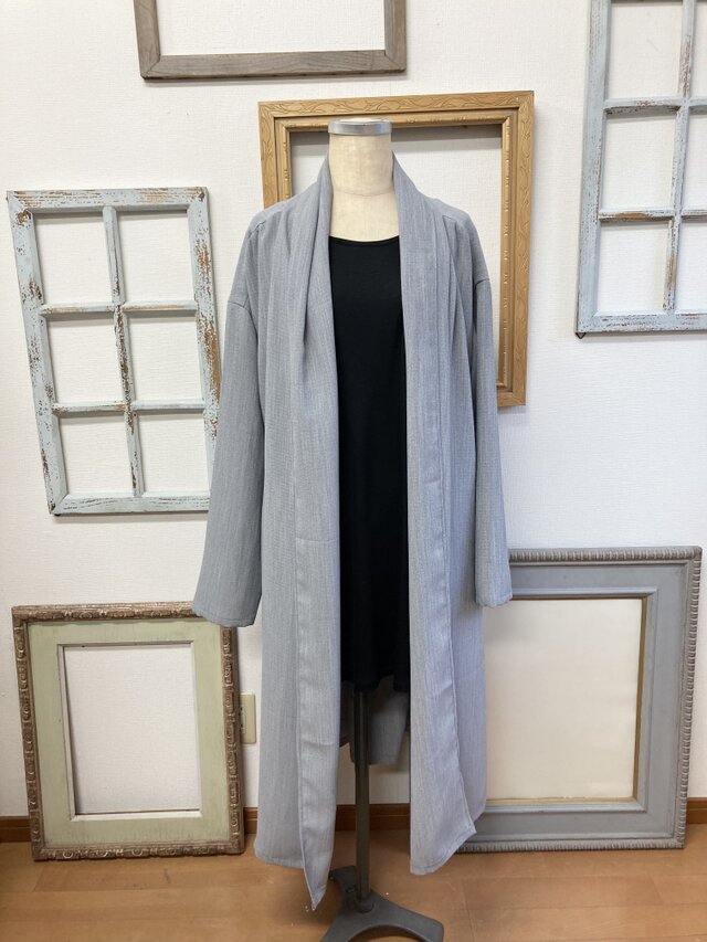 母の日にオススメ ️縦長痩せ見え襟ドレープロングカーディガンジャケット グレー（サイズフリーL〜L L） | iichi ハンドメイド・クラフト作品・手仕事品の通販