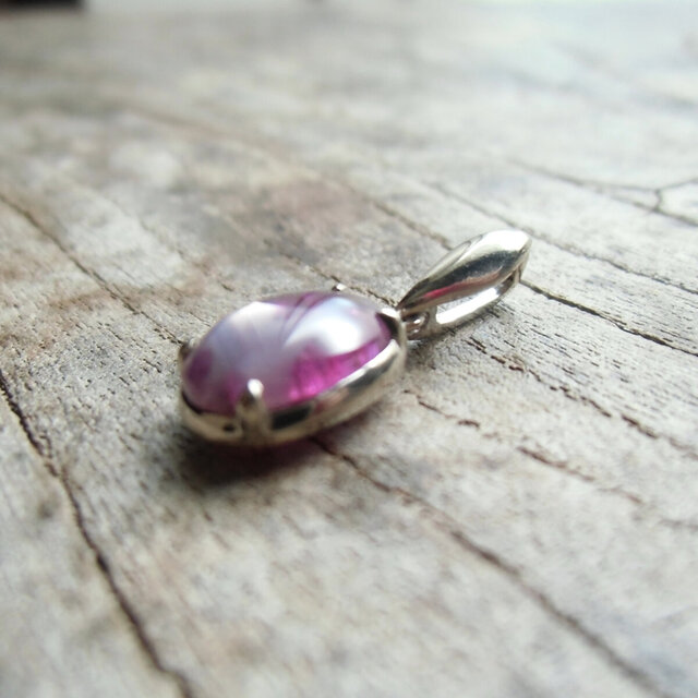 K18WGサファイアペンダント（SVネックレス付き） | iichi ハンドメイド・クラフト作品・手仕事品の通販