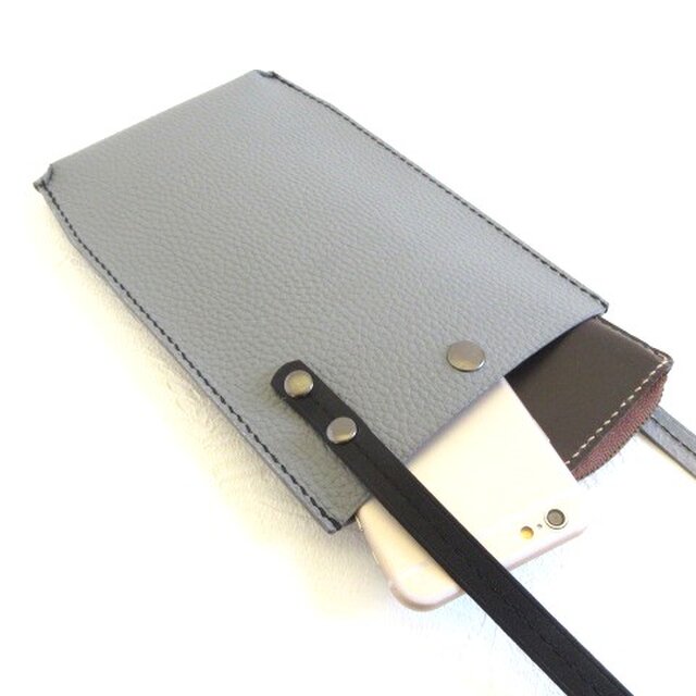 【アウトレットライン】《牛革》2WAYサコッシュ・フラットミニ・シュリンクレザー・グレー・092 | iichi ハンドメイド・クラフト作品・手仕事品の通販