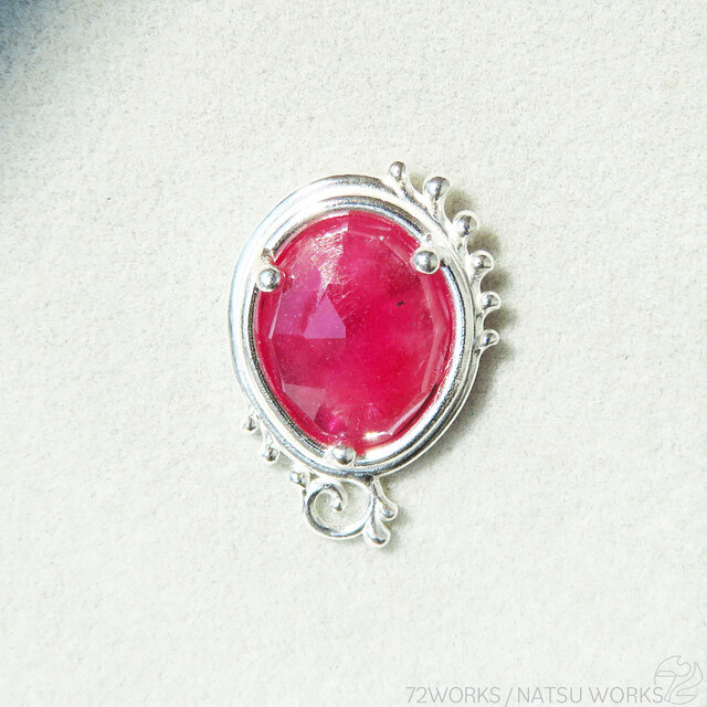 サファイア ブローチ / Red Sapphire Brooch | iichi ハンドメイド・クラフト作品・手仕事品の通販