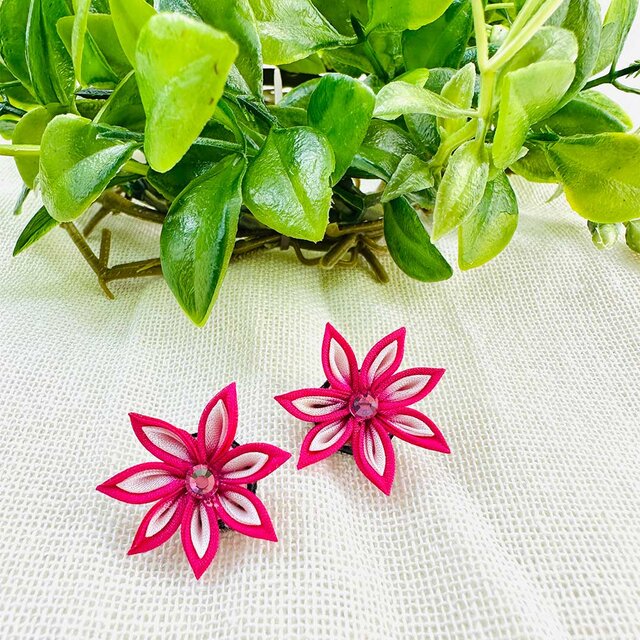 〔つまみ細工〕剣つまみ ピアス | iichi ハンドメイド・クラフト作品・手仕事品の通販