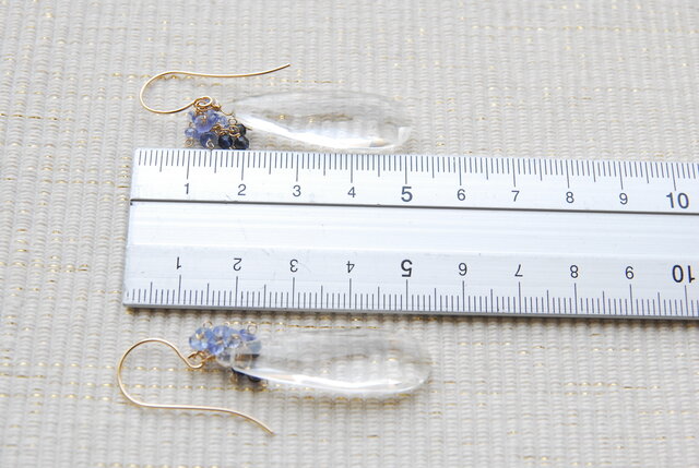 大きめ水晶とブルーストーンの花飾りのピアス 14kgf | iichi ハンドメイド・クラフト作品・手仕事品の通販