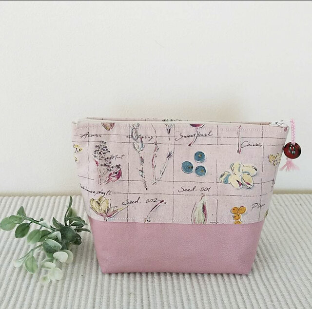 春特別価格 ️¥1680→¥1299デザインポーチ | iichi ハンドメイド・クラフト作品・手仕事品の通販