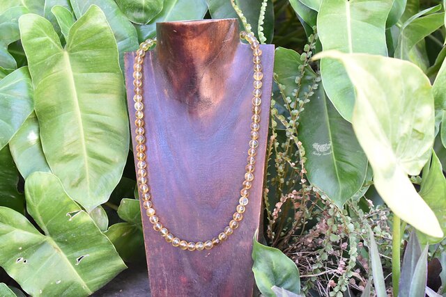 琥珀★イエローアンバーB ネックレス 996 | iichi 日々の暮らしを心地よくするハンドメイドやアンティークのマーケットプレイス