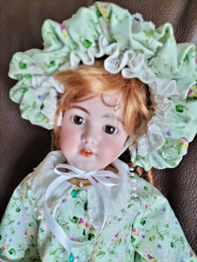 ドールの背丈が65cm位用 淡いグリーンの着重ね風ドレスとボネ | iichi ハンドメイド・クラフト作品・手仕事品の通販