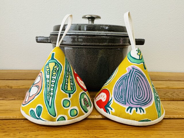 三角鍋つかみ★staub ストウブ ホーロー鍋★ミトン 鍋つかみ ネコ 猫 ねこ cat | iichi ハンドメイド・クラフト作品・手仕事品の通販