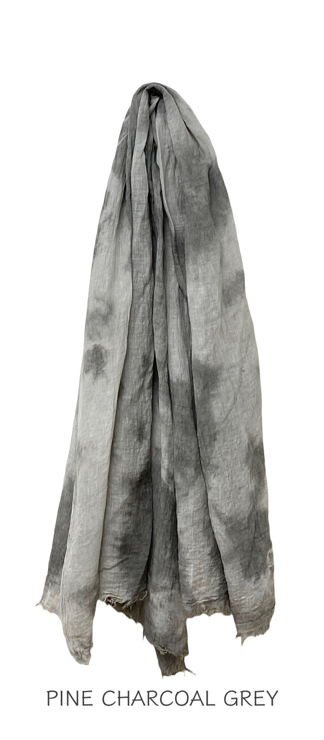 沖縄染め × リネンボイルスカーフ | PINE CHARCOAL-GREY | iichi ハンドメイド・クラフト作品・手仕事品の通販