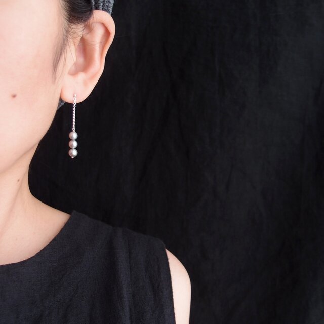 【SV】Potato Pearl・Three Dots／グレーパール（long） | iichi ハンドメイド・クラフト作品・手仕事品の通販