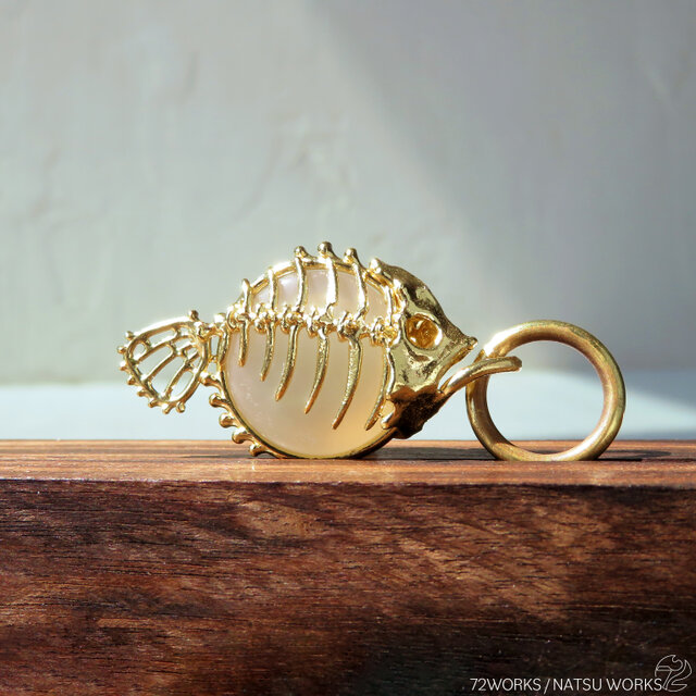 ムーンストーン フィッシュ チャーム / Moonstone Fish charms | iichi ハンドメイド・クラフト作品・手仕事品の通販