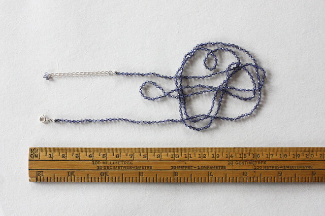 No. 159 アイオライトのネックレス | iichi 日々の暮らしを心地よくするハンドメイドやアンティークのマーケットプレイス