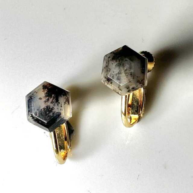 デンドライトオパールのイヤリング ヘキサゴン | iichi ハンドメイド・クラフト作品・手仕事品の通販